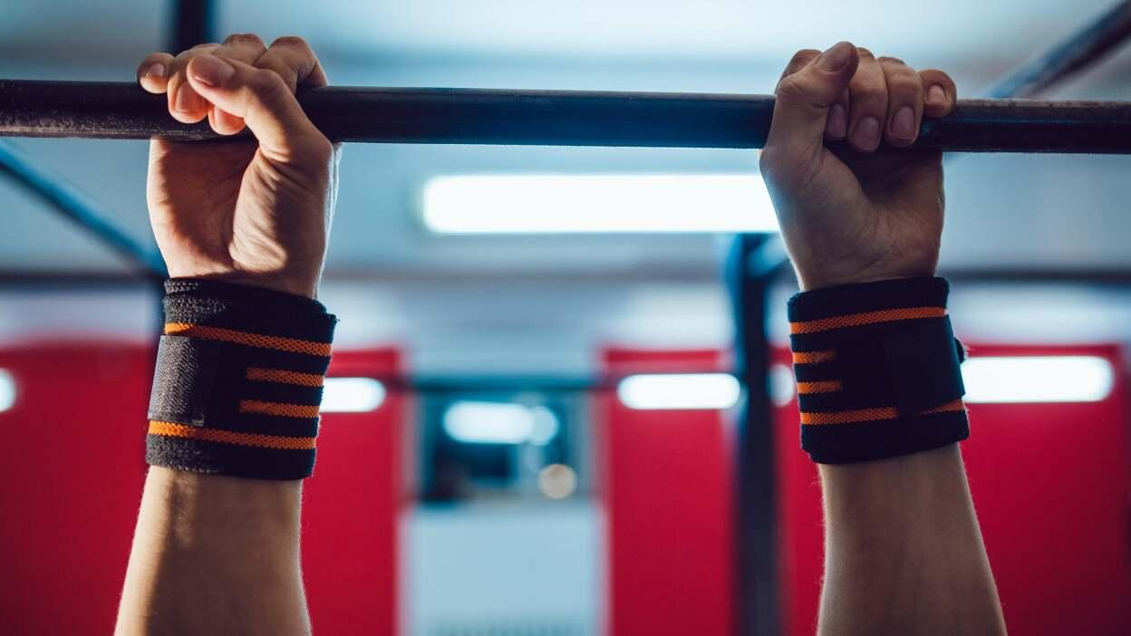 How To Use Wrist Wraps For Pull Ups – Disrupt